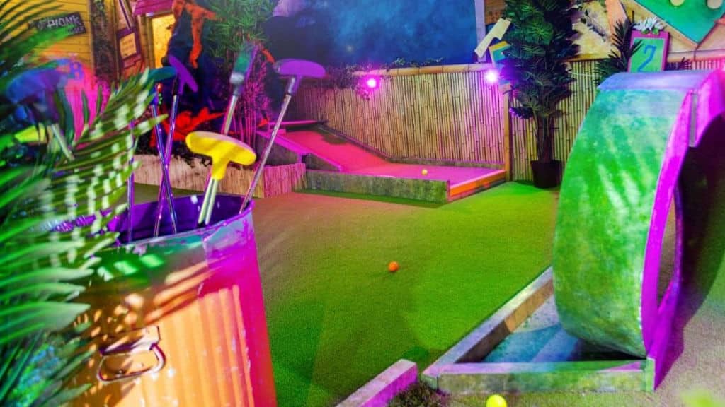 Cool Things To Do In Shoreditch In September - Plonk Golf